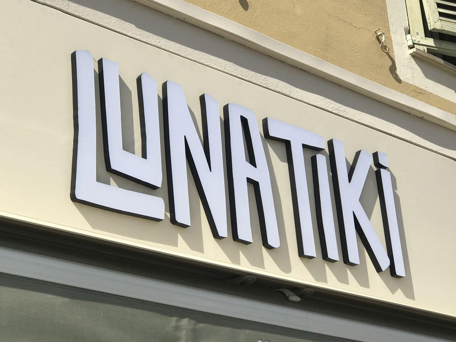 Enseigne éclairée led néon Arles | Web, enseignes, imprimerie