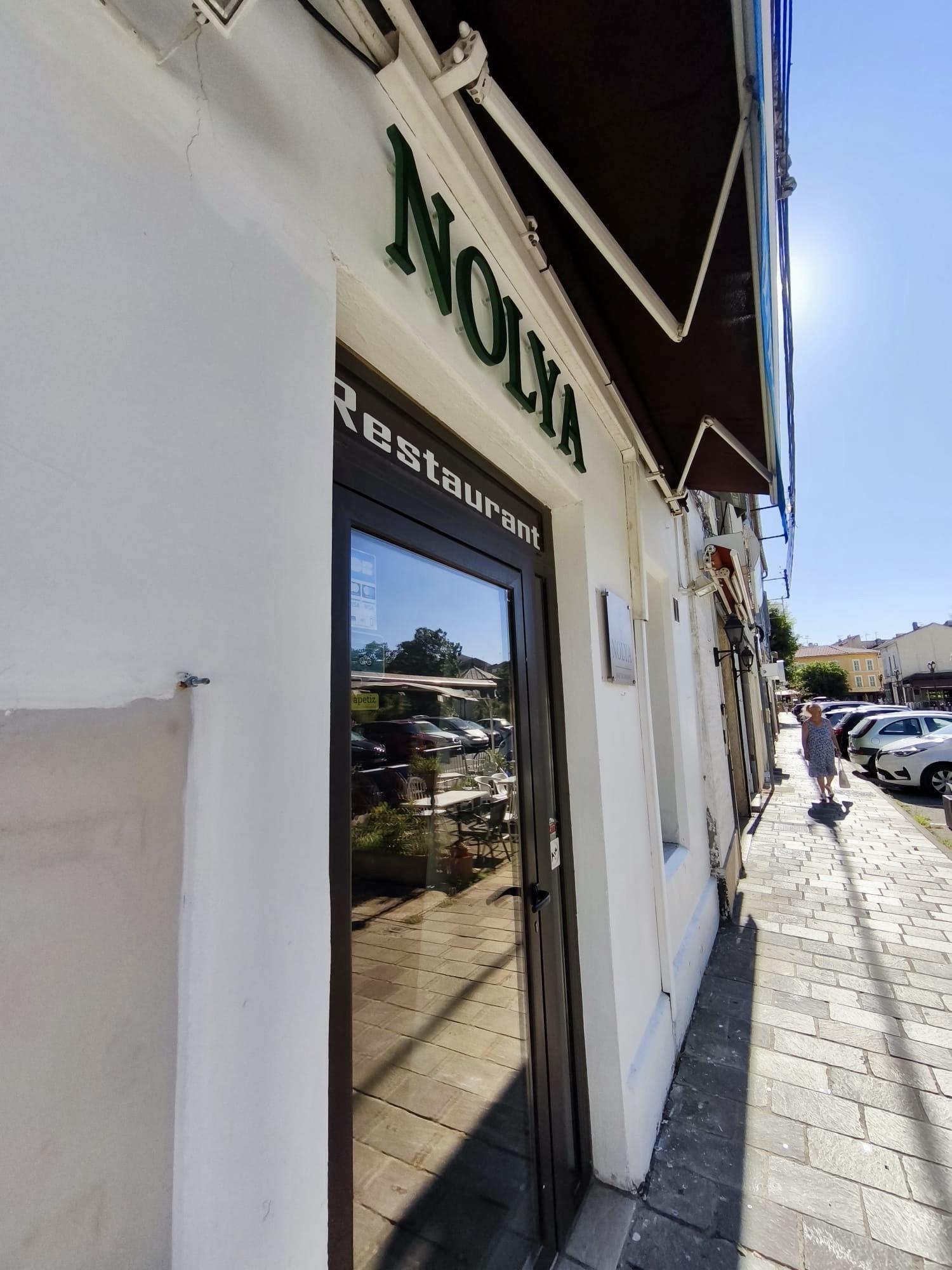 🎯Enseigne Restaurant à Avignon 🍽️ | Étude, Création & Pose par Icône ...